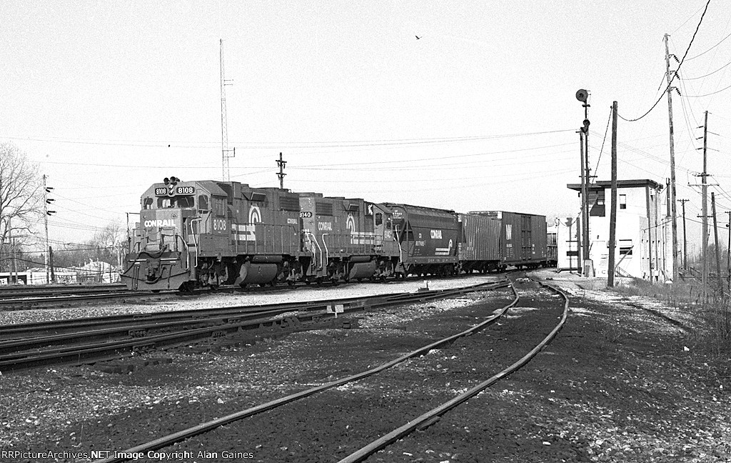 CR GP38-2 8108